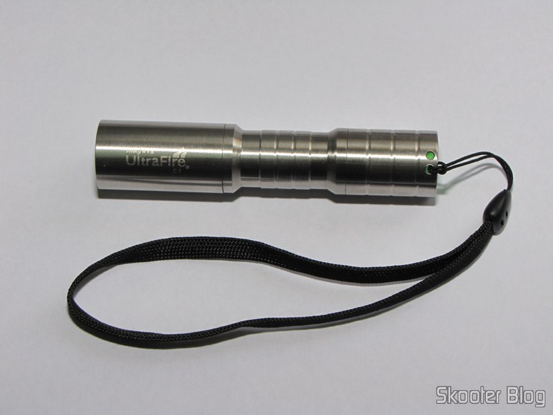 DealExtreme: mais uma Lanterna LED Ultrafire C3 de Aço Inoxidável Cree ...